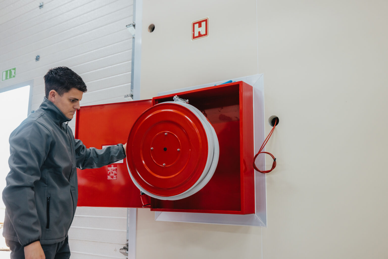 Pregledi hidrantov in hidrantnega omrežja - Pozarni